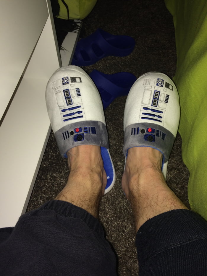 R2D2 Slippers! - 9GAG