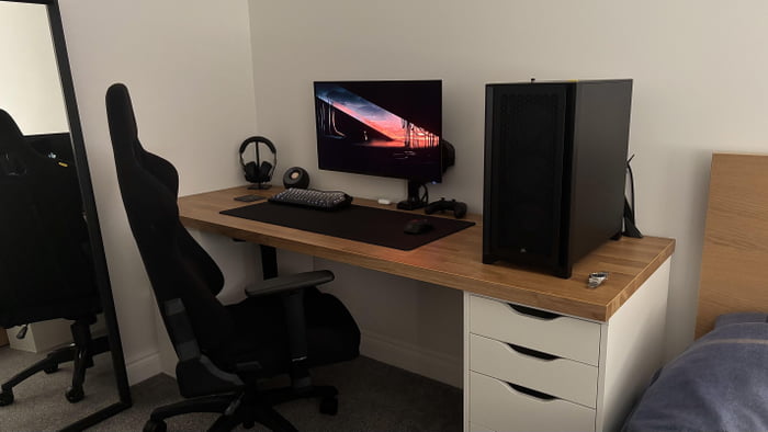 Bedroom Setup - 9GAG