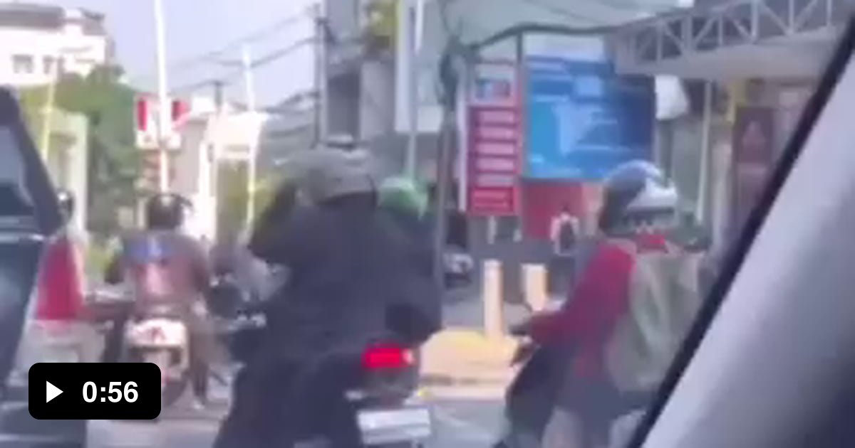 Scrisut berita by @kanglistrik di bawah, ni gambarnya. kemang - 9GAG