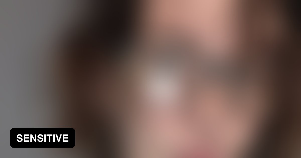 Nerdy girls have electric kisses - 9GAG