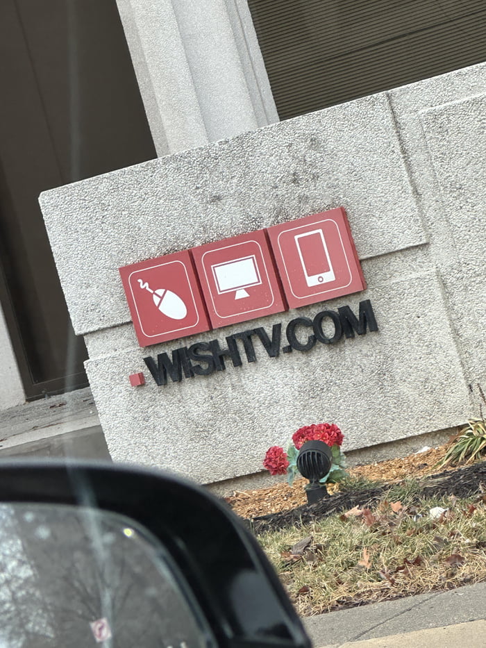 Wired mouse, or? - 9GAG