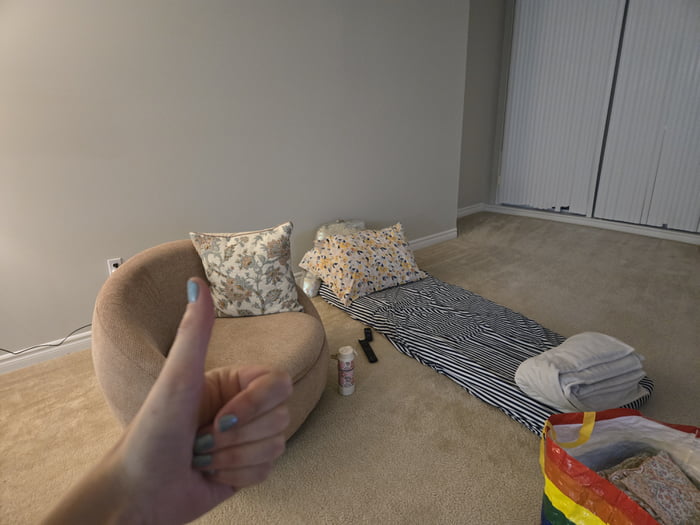 4,000th day on 9Gag. Move into new place. Furniture didn't show. Got a flat tire too. But I got ...