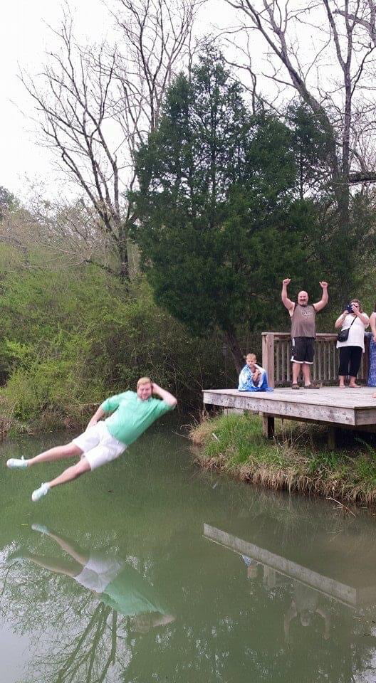 Falling….with STYLE! - 9GAG