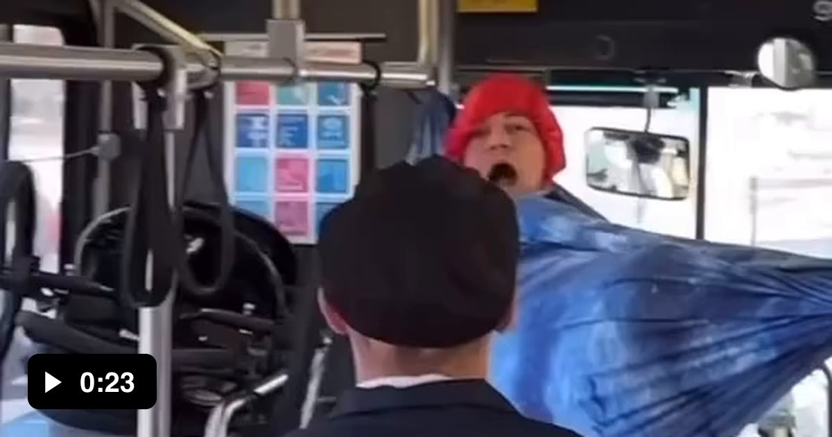 I would like to see the sign that says NO HAMMOCKS - 9GAG