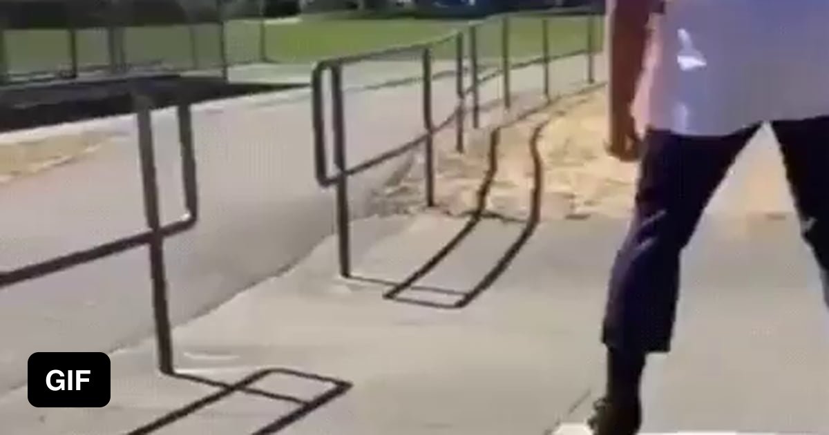 Easy clap - 9GAG