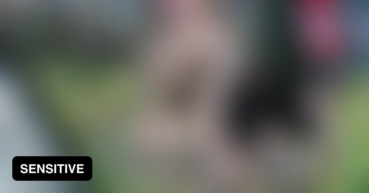 Only one nude at Empty hills festival 2010 - 9GAG